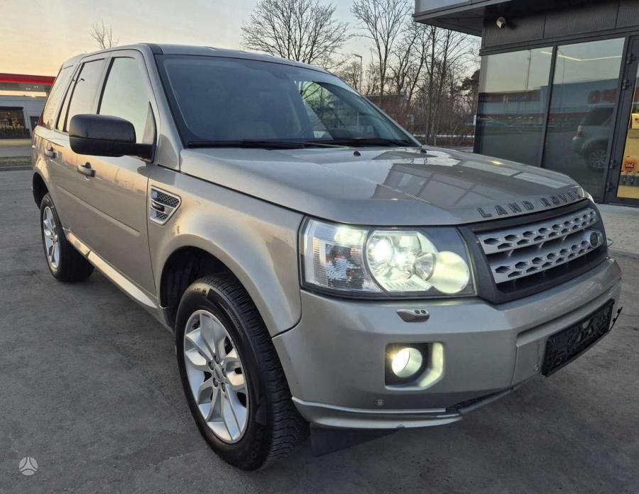 Yellow Land Rover Freelander 2012 in Panevezys, with an engine capacity of 2.18 L and mileage of 265 thousand km for 2999 €, photo 8 on AUTOMOTO.COM.LV