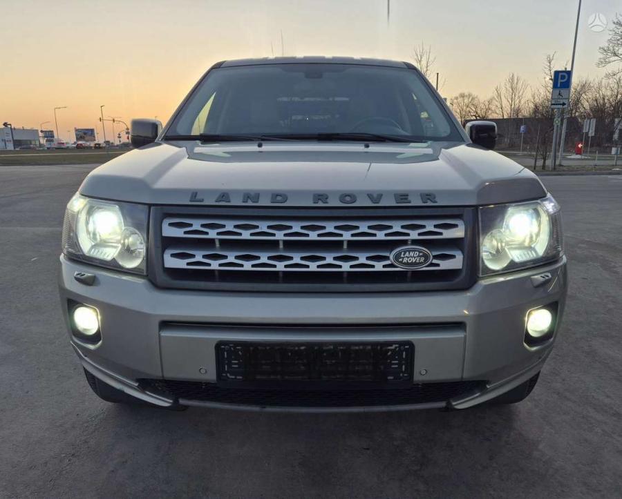 Yellow Land Rover Freelander 2012 in Panevezys, with an engine capacity of 2.18 L and mileage of 265 thousand km for 2999 €, photo 9 on AUTOMOTO.COM.LV