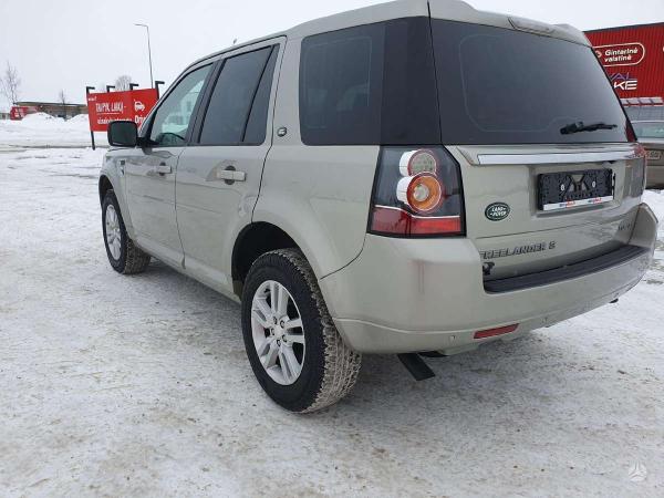 Dzeltens Land Rover Freelander 2014 Šauļi, ar dzinēja tilpumu 2.20 L un nobraukumu 243 tūkst. km par 9700 €, foto 4 vietnē AUTOMOTO.COM.LV