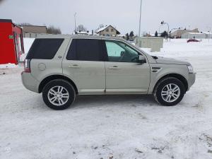 Yellow Land Rover Freelander 2014 in Siauliai, with an engine capacity of 2.20 L and mileage of 243 thousand km for 9700 €, photo 6 on AUTOMOTO.COM.LV