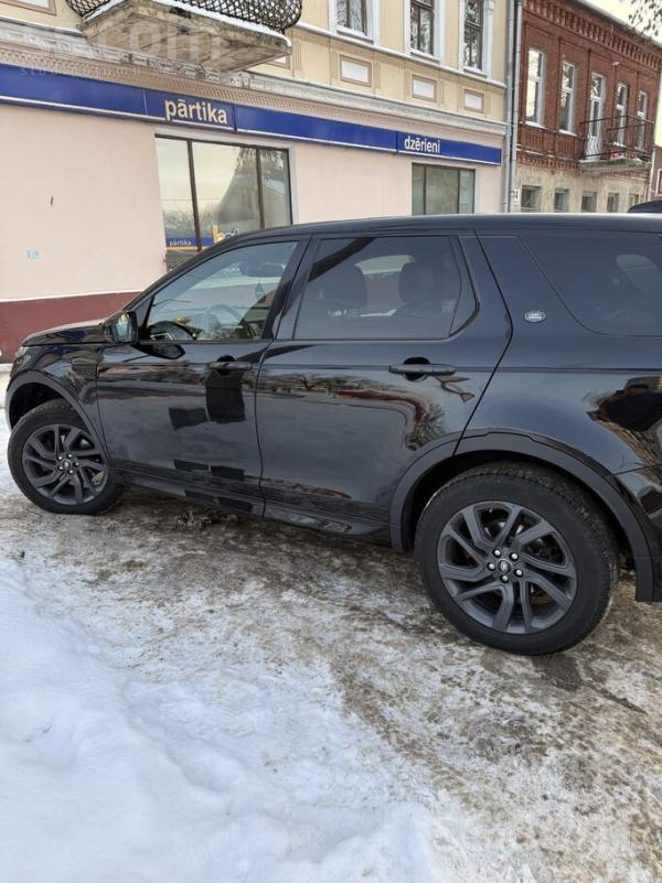 Melns Land Rover Land Rover 2019 Daugavpils, ar dzinēja tilpumu 2.00 L un nobraukumu 164 tūkst. km par 19500 €, foto 2 vietnē AUTOMOTO.COM.LV