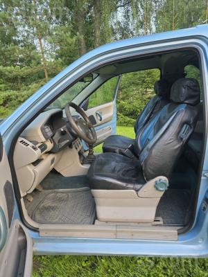 Zils Land Rover Land Rover 1999 Kuldīga, ar dzinēja tilpumu 2.00 L un nobraukumu 296 tūkst. km par 1500 €, foto 6 vietnē AUTOMOTO.COM.LV
