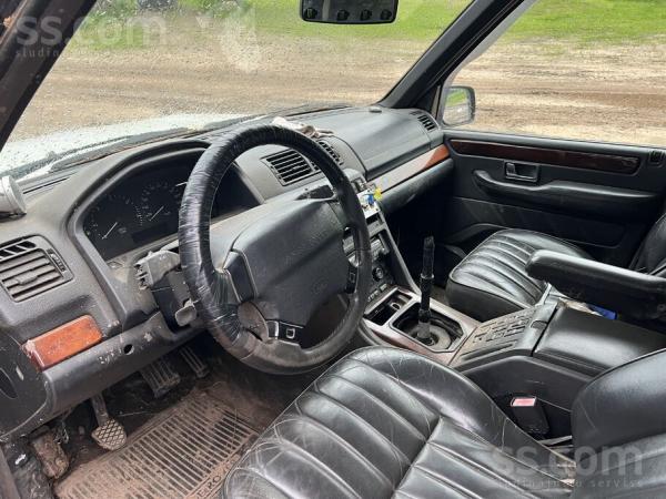 Zaļš Land Rover Land Rover 1999 Ogre, ar dzinēja tilpumu 2.50 L un nobraukumu 301 tūkst. km par 2400 €, foto 6 vietnē AUTOMOTO.COM.LV