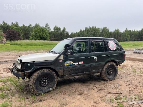 Zaļš Land Rover Land Rover 1999 Ogre, ar dzinēja tilpumu 2.50 L un nobraukumu 301 tūkst. km par 2400 €, foto 7 vietnē AUTOMOTO.COM.LV