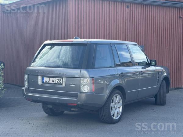 Grey Land Rover Land Rover 2009 in Riga, with an engine capacity of 3.60 L and mileage of 340 thousand km for 4900 €, photo 3 on AUTOMOTO.COM.LV