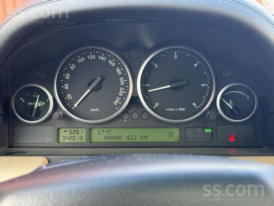 Pelēks Land Rover Land Rover 2009 Rīga, ar dzinēja tilpumu 3.60 L un nobraukumu 340 tūkst. km par 4900 €, foto 5 vietnē AUTOMOTO.COM.LV