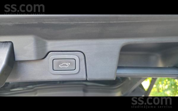 Grey Land Rover Land Rover 2012 in Jurmala, with an engine capacity of 2.20 L and mileage of 310 thousand km for 9000 €, photo 9 on AUTOMOTO.COM.LV