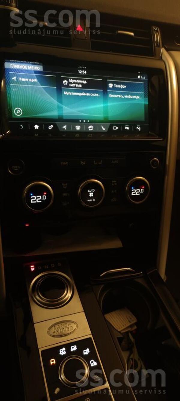 Белый Ленд Ровер Land Rover 2019 в Рига, объемом двигателя 2.00 л и пробегом 69 тыс. км за 39000 €, фото 3 на AUTOMOTO.COM.LV