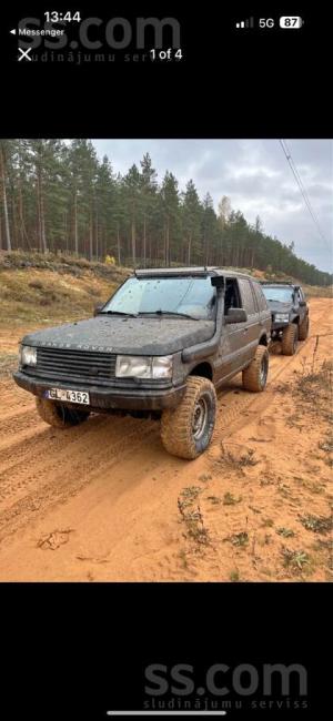 Melns Land Rover Range Rover 1998 Rīga, ar dzinēja tilpumu 4.60 L un nobraukumu 297 tūkst. km par 4000 €, foto  vietnē AUTOMOTO.COM.LV