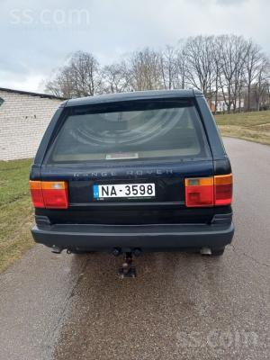 Melns Land Rover Range Rover 1998 Dobele, ar dzinēja tilpumu 2.50 L un nobraukumu 384 tūkst. km par 2200 €, foto 5 vietnē AUTOMOTO.COM.LV