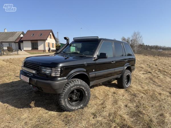 Black Land Rover Range Rover 2001 in Vilnius, with an engine capacity of 2.50 L and mileage of 270 thousand km for 5600 €, photo 1 on AUTOMOTO.COM.LV