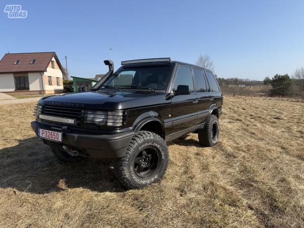 Black Land Rover Range Rover 2001 in Vilnius, with an engine capacity of 2.50 L and mileage of 270 thousand km for 5600 €, photo 2 on AUTOMOTO.COM.LV