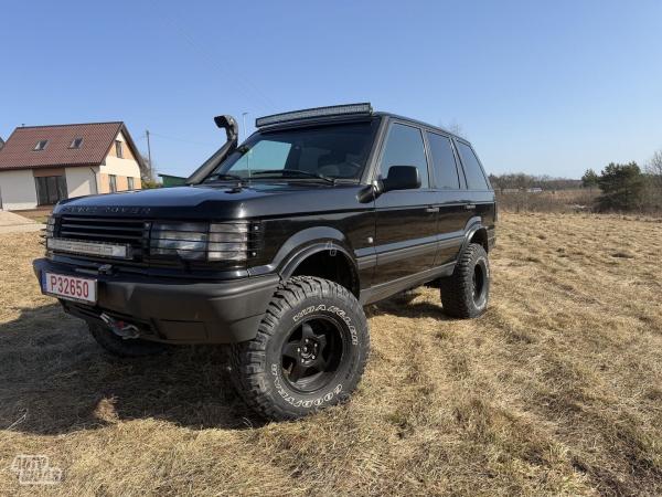 Black Land Rover Range Rover 2001 in Vilnius, with an engine capacity of 2.50 L and mileage of 270 thousand km for 5600 €, photo 4 on AUTOMOTO.COM.LV