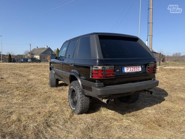 Black Land Rover Range Rover 2001 in Vilnius, with an engine capacity of 2.50 L and mileage of 270 thousand km for 5600 €, photo 8 on AUTOMOTO.COM.LV