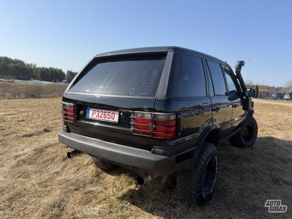 Black Land Rover Range Rover 2001 in Vilnius, with an engine capacity of 2.50 L and mileage of 270 thousand km for 5600 €, photo 9 on AUTOMOTO.COM.LV