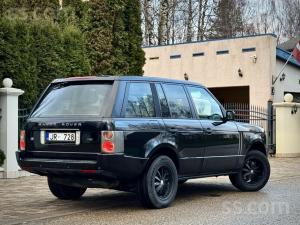 Black Land Rover Range Rover 2002 in Riga, with an engine capacity of 3.00 L and mileage of 318 thousand km for 4400 €, photo 7 on AUTOMOTO.COM.LV