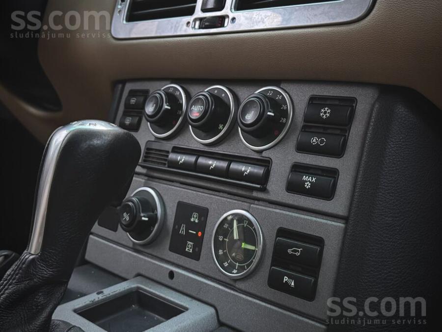 Melns Land Rover Range Rover 2002 Rīga, ar dzinēja tilpumu 3.00 L un nobraukumu 318 tūkst. km par 3800 €, foto 17 vietnē AUTOMOTO.COM.LV