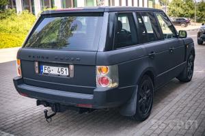 Melns Land Rover Range Rover 2002 Rīga, ar dzinēja tilpumu 4.40 L un nobraukumu 188 tūkst. km par 3990 €, foto 5 vietnē AUTOMOTO.COM.LV