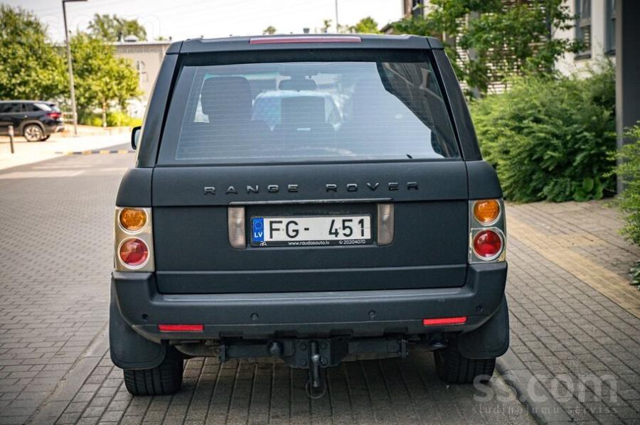 Melns Land Rover Range Rover 2002 Rīga, ar dzinēja tilpumu 4.40 L un nobraukumu 188 tūkst. km par 3990 €, foto 6 vietnē AUTOMOTO.COM.LV