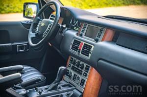 Melns Land Rover Range Rover 2002 Rīga, ar dzinēja tilpumu 4.40 L un nobraukumu 188 tūkst. km par 3990 €, foto 12 vietnē AUTOMOTO.COM.LV