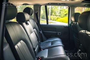 Melns Land Rover Range Rover 2002 Rīga, ar dzinēja tilpumu 4.40 L un nobraukumu 188 tūkst. km par 3990 €, foto 13 vietnē AUTOMOTO.COM.LV