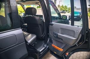 Melns Land Rover Range Rover 2002 Rīga, ar dzinēja tilpumu 4.40 L un nobraukumu 188 tūkst. km par 3990 €, foto 14 vietnē AUTOMOTO.COM.LV