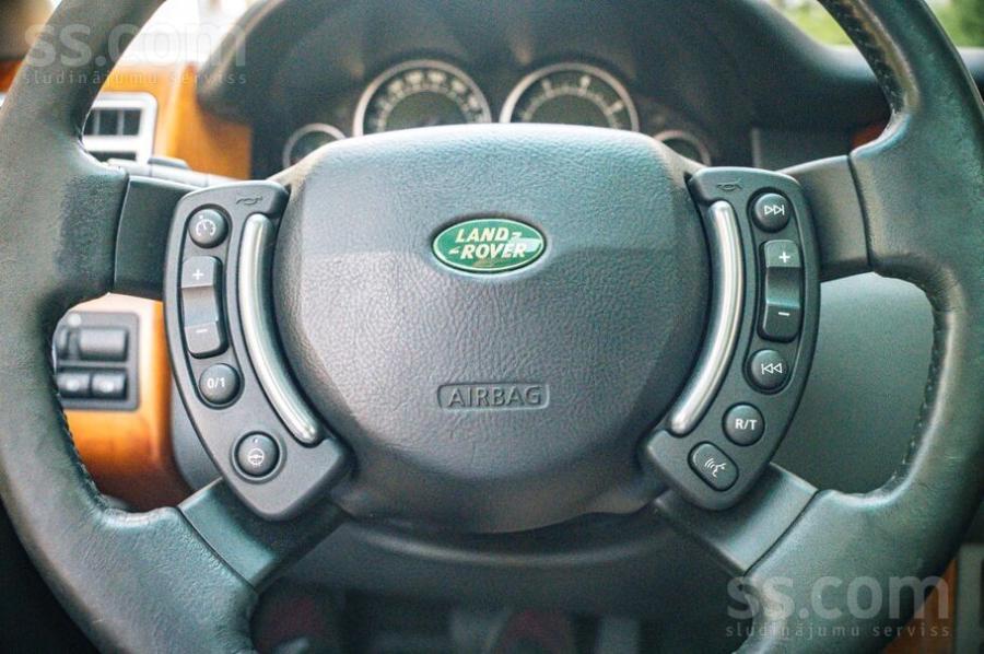 Melns Land Rover Range Rover 2002 Rīga, ar dzinēja tilpumu 4.40 L un nobraukumu 188 tūkst. km par 3990 €, foto 20 vietnē AUTOMOTO.COM.LV