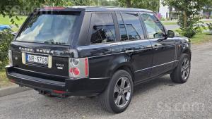 Melns Land Rover Range Rover 2002 Rīga, ar dzinēja tilpumu 3.00 L un nobraukumu 390 tūkst. km par 4700 €, foto 4 vietnē AUTOMOTO.COM.LV