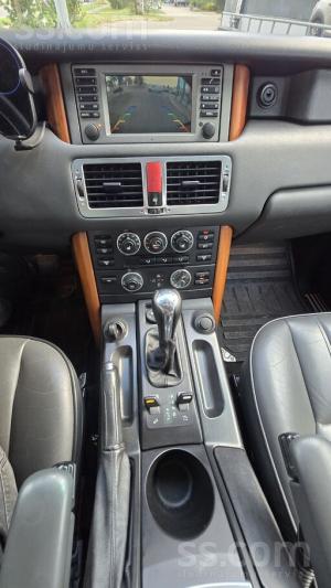 Melns Land Rover Range Rover 2002 Rīga, ar dzinēja tilpumu 3.00 L un nobraukumu 390 tūkst. km par 4700 €, foto 7 vietnē AUTOMOTO.COM.LV