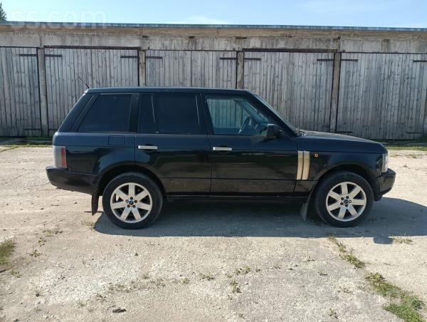 Melns Land Rover Range Rover 2003 Gulbene, ar dzinēja tilpumu 3.00 L un nobraukumu 450 tūkst. km par 3500 €, foto 3 vietnē AUTOMOTO.COM.LV