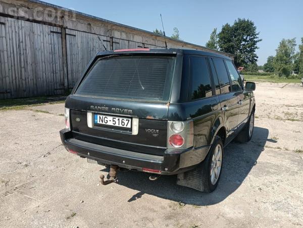 Melns Land Rover Range Rover 2003 Gulbene, ar dzinēja tilpumu 3.00 L un nobraukumu 450 tūkst. km par 3500 €, foto 4 vietnē AUTOMOTO.COM.LV