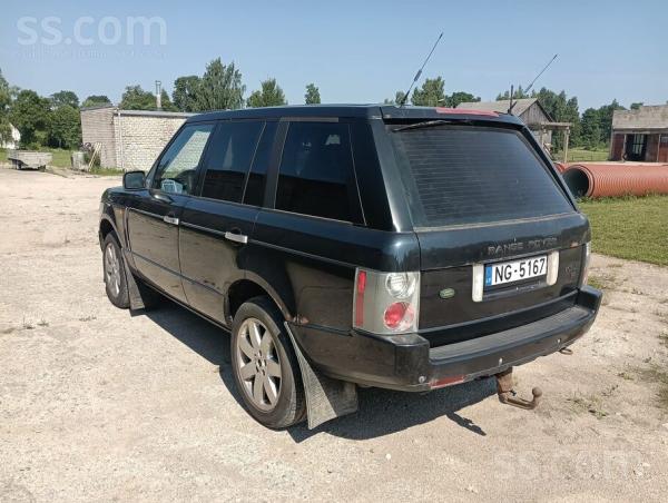 Melns Land Rover Range Rover 2003 Gulbene, ar dzinēja tilpumu 3.00 L un nobraukumu 450 tūkst. km par 3500 €, foto 5 vietnē AUTOMOTO.COM.LV