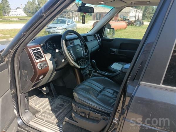 Melns Land Rover Range Rover 2003 Gulbene, ar dzinēja tilpumu 3.00 L un nobraukumu 450 tūkst. km par 3500 €, foto 7 vietnē AUTOMOTO.COM.LV