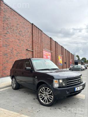 Melns Land Rover Range Rover 2003 Kuldīga, ar dzinēja tilpumu 3.00 L un nobraukumu 380 tūkst. km par 5499 €, foto  vietnē AUTOMOTO.COM.LV
