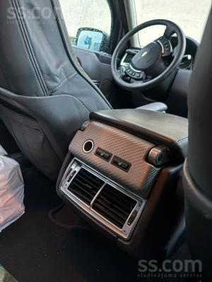 Melns Land Rover Range Rover 2003 Kuldīga, ar dzinēja tilpumu 3.00 L un nobraukumu 380 tūkst. km par 5499 €, foto 8 vietnē AUTOMOTO.COM.LV