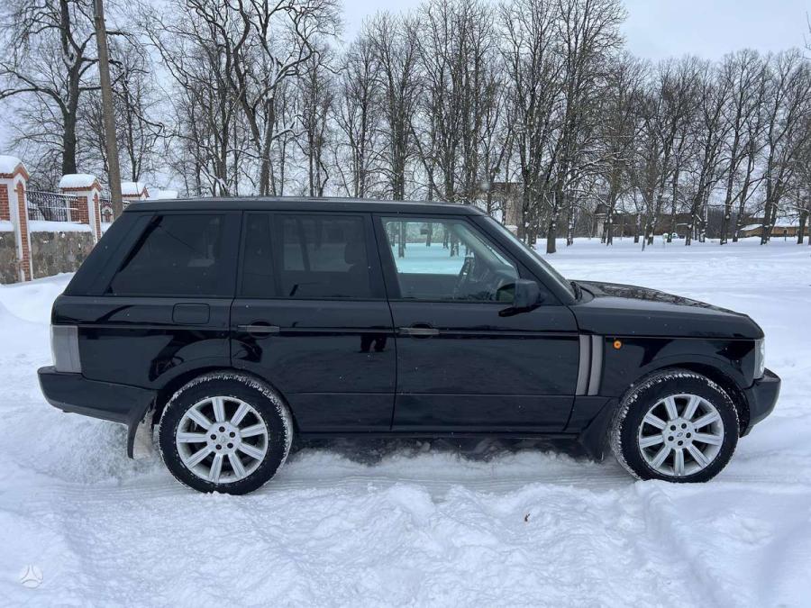 Melns Land Rover Range Rover 2004 Viļņa, ar dzinēja tilpumu 2.93 L un nobraukumu 250 tūkst. km par 4750 €, foto 6 vietnē AUTOMOTO.COM.LV