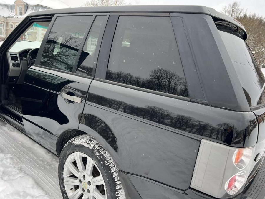 Melns Land Rover Range Rover 2004 Viļņa, ar dzinēja tilpumu 2.93 L un nobraukumu 250 tūkst. km par 4750 €, foto 13 vietnē AUTOMOTO.COM.LV