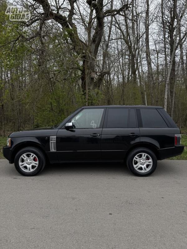 Melns Land Rover Range Rover 2005 Viļņa, ar dzinēja tilpumu 2.90 L un nobraukumu 370 tūkst. km par 4500 €, foto 3 vietnē AUTOMOTO.COM.LV