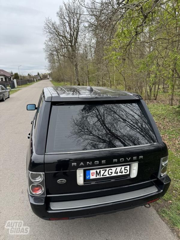Melns Land Rover Range Rover 2005 Viļņa, ar dzinēja tilpumu 2.90 L un nobraukumu 370 tūkst. km par 4500 €, foto 7 vietnē AUTOMOTO.COM.LV
