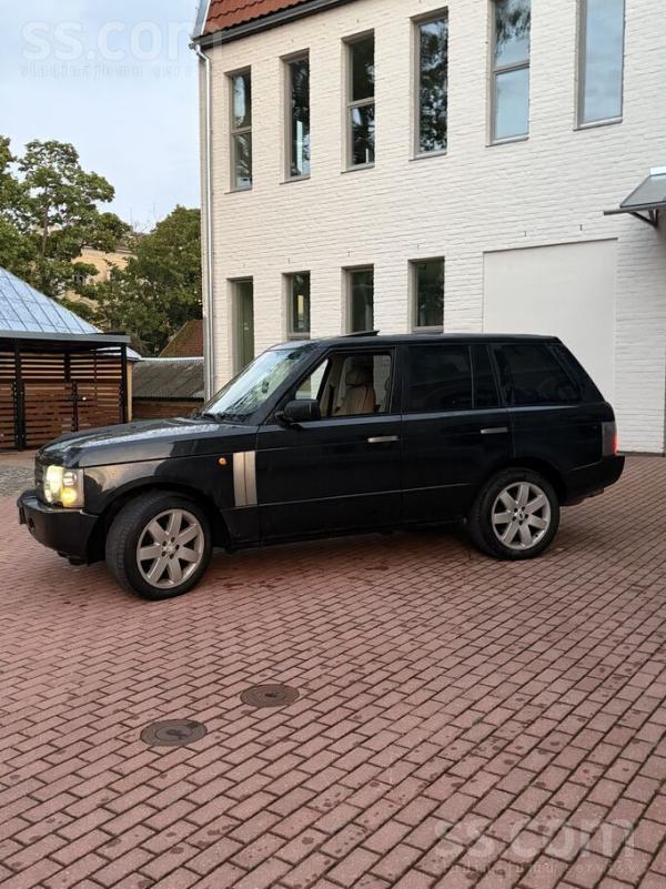 Black Land Rover Range Rover 2005 in Kuldiga, with an engine capacity of 4.40 L and mileage of 400 thousand km for 2700 €, photo 2 on AUTOMOTO.COM.LV