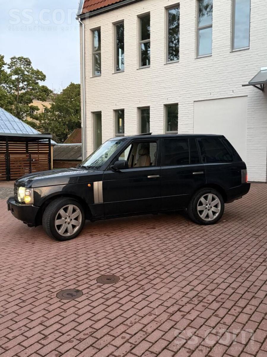 Melns Land Rover Range Rover 2005 Kuldīga, ar dzinēja tilpumu 4.40 L un nobraukumu 400 tūkst. km par 2700 €, foto 3 vietnē AUTOMOTO.COM.LV