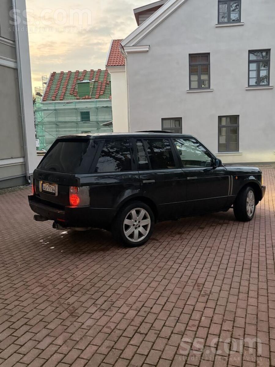 Melns Land Rover Range Rover 2005 Kuldīga, ar dzinēja tilpumu 4.40 L un nobraukumu 400 tūkst. km par 2700 €, foto 5 vietnē AUTOMOTO.COM.LV
