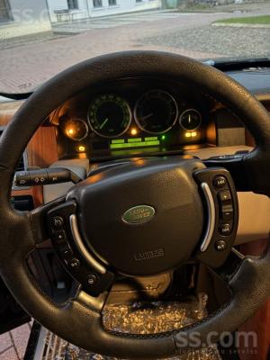 Melns Land Rover Range Rover 2005 Kuldīga, ar dzinēja tilpumu 4.40 L un nobraukumu 400 tūkst. km par 2700 €, foto 7 vietnē AUTOMOTO.COM.LV