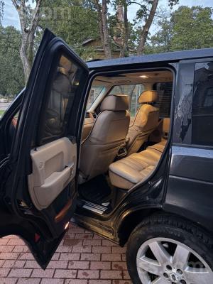 Melns Land Rover Range Rover 2005 Kuldīga, ar dzinēja tilpumu 4.40 L un nobraukumu 400 tūkst. km par 2700 €, foto 8 vietnē AUTOMOTO.COM.LV