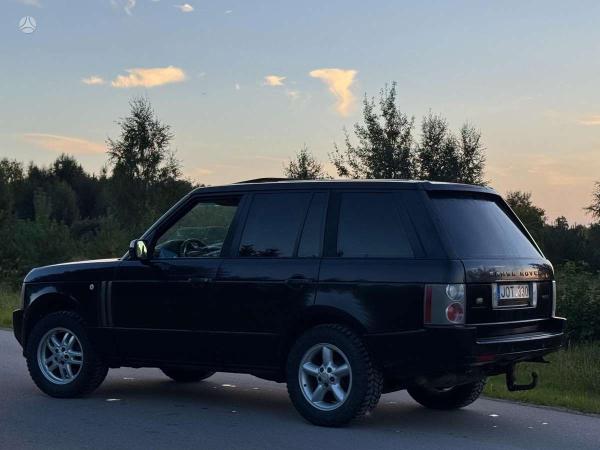 Black Land Rover Range Rover 2005 in Radviliskis, with an engine capacity of 3.00 L and mileage of 360 thousand km for 2100 €, photo 9 on AUTOMOTO.COM.LV