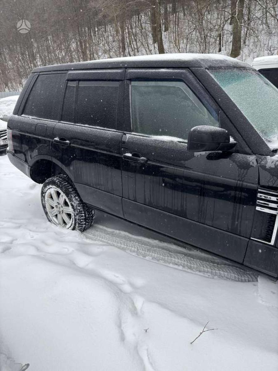 Black Land Rover Range Rover 2006 in Kaunas, with an engine capacity of 3.63 L and mileage of 420 thousand km for 2200 €, photo 4 on AUTOMOTO.COM.LV