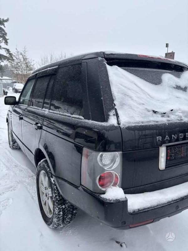 Black Land Rover Range Rover 2006 in Kaunas, with an engine capacity of 3.63 L and mileage of 420 thousand km for 2200 €, photo 6 on AUTOMOTO.COM.LV