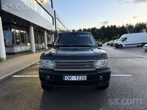 Melns Land Rover Range Rover 2006 Rīga, ar dzinēja tilpumu 3.00 L un nobraukumu 470 tūkst. km par 6500 €, foto  vietnē AUTOMOTO.COM.LV