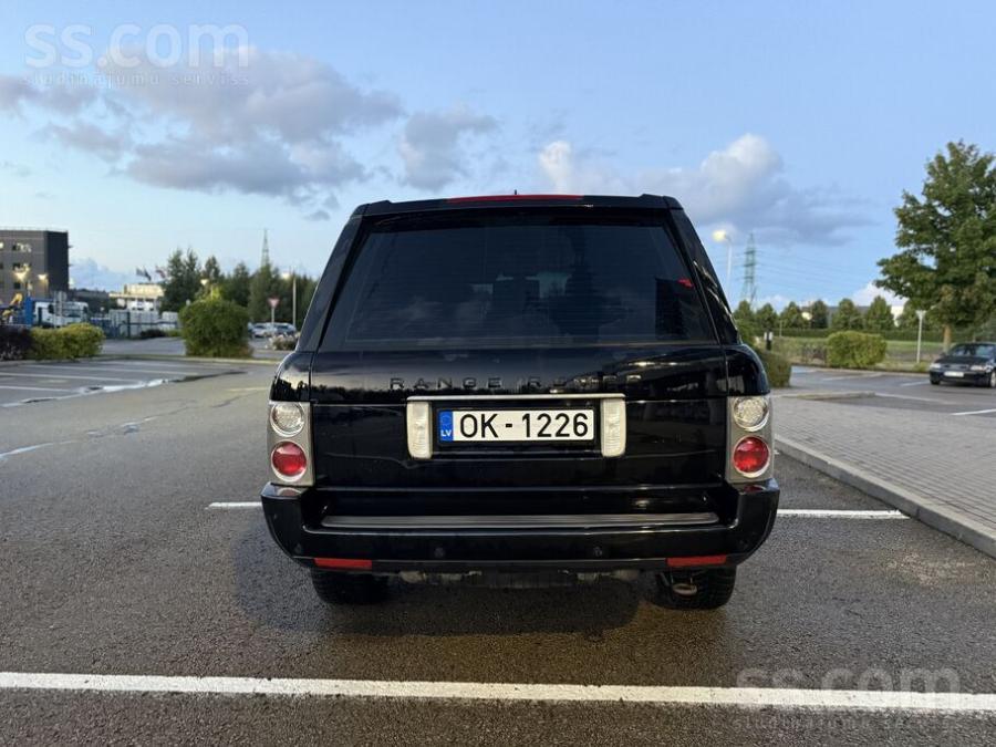 Melns Land Rover Range Rover 2006 Rīga, ar dzinēja tilpumu 3.00 L un nobraukumu 470 tūkst. km par 6500 €, foto 5 vietnē AUTOMOTO.COM.LV