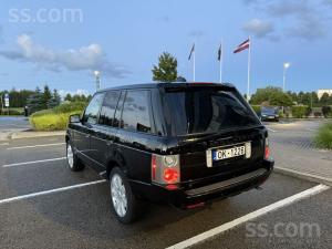 Melns Land Rover Range Rover 2006 Rīga, ar dzinēja tilpumu 3.00 L un nobraukumu 470 tūkst. km par 6500 €, foto 6 vietnē AUTOMOTO.COM.LV
